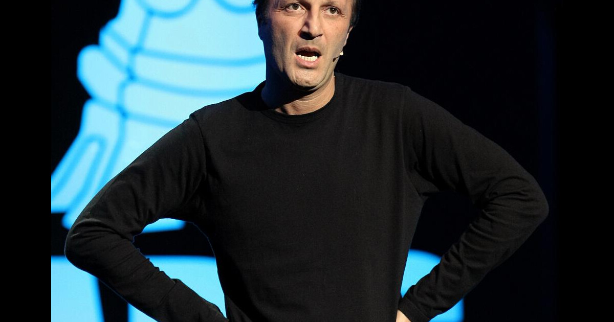 Arthur : A quelques jours de son grand show, il est assigné devant les ...