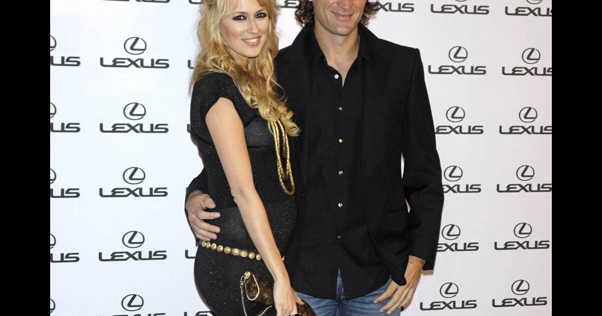 Carlos Moya et sa belle chérie, star de la télé ibérique, ont eu un ...
