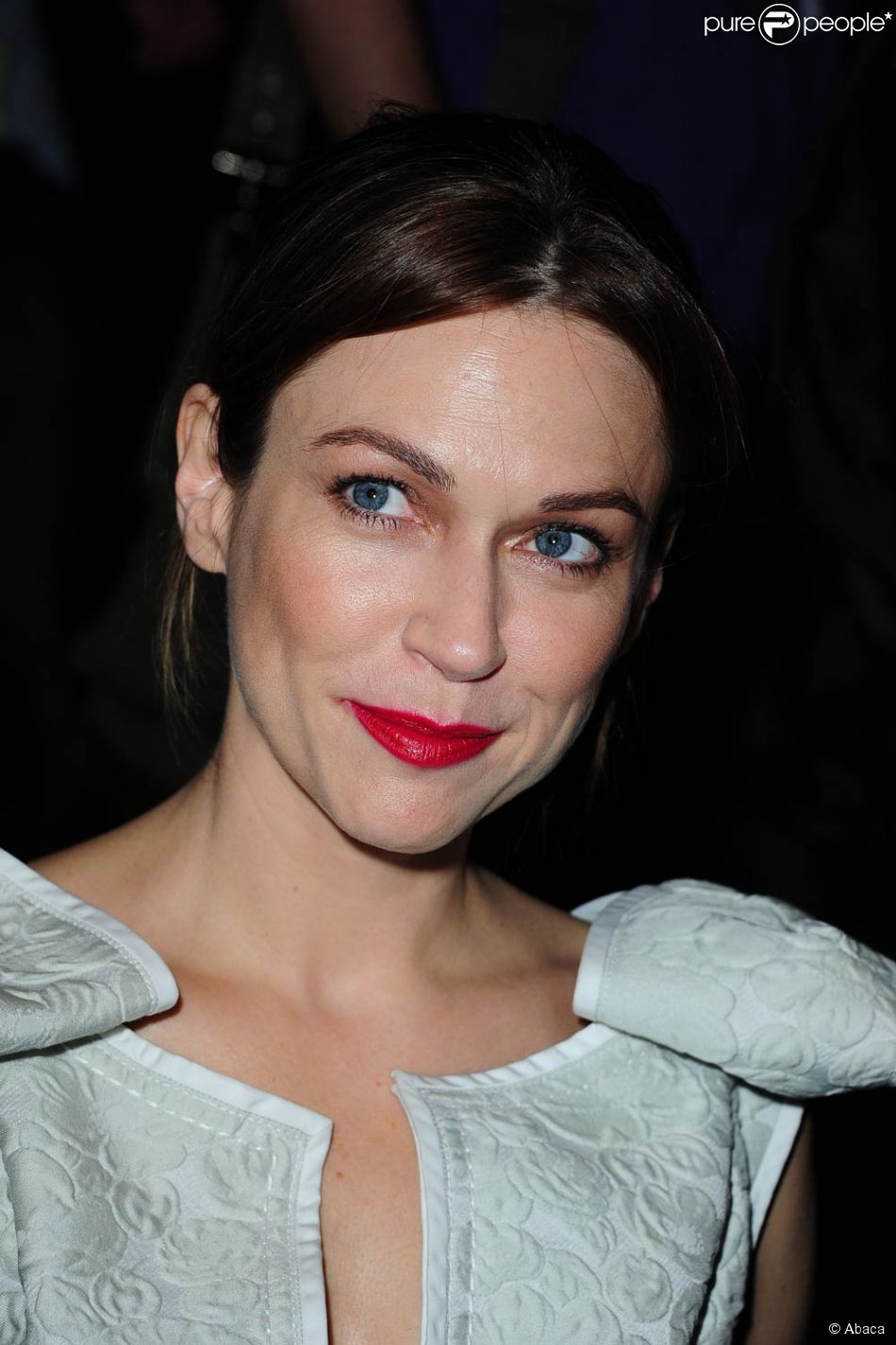 Marie-Josée Croze lors du défilé Louis Vuitton à Paris, le 6 octobre ...