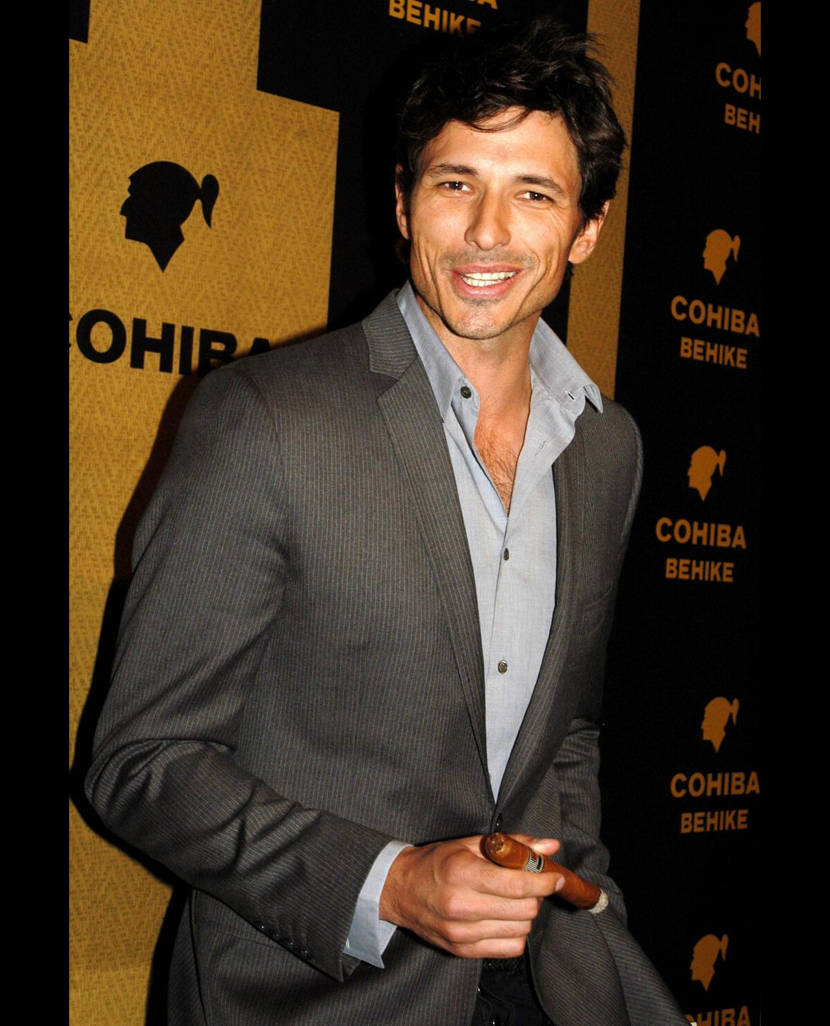 Photo : Andres Velencoso, à Madrid, en mode séduction ultime ! On ...
