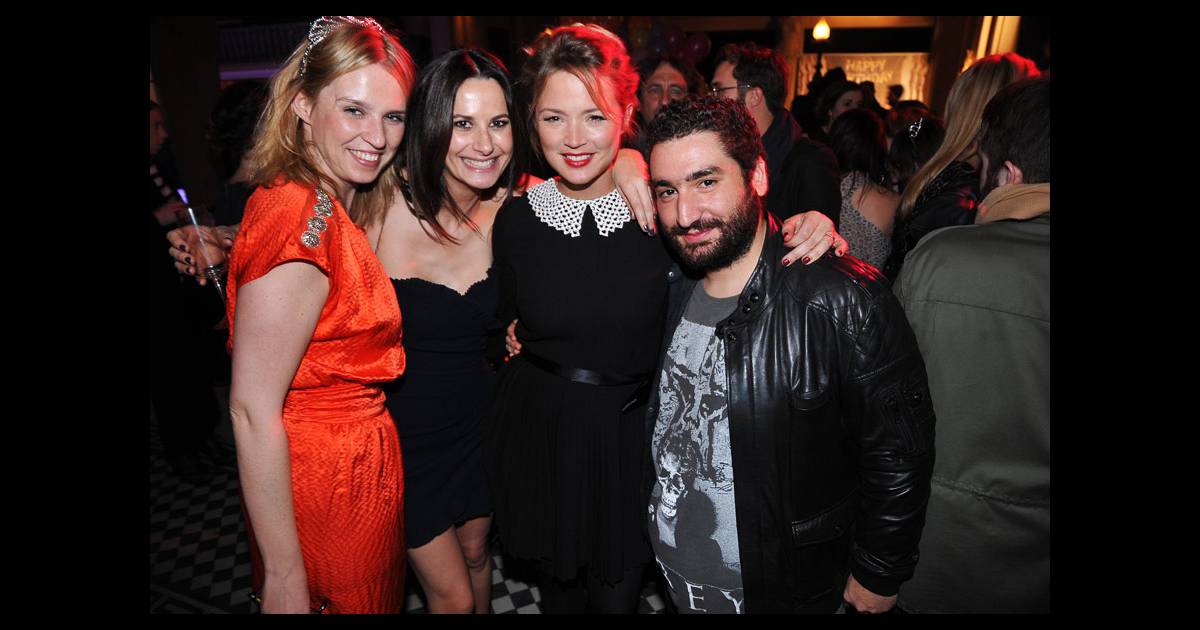 Anne Bianchi, Virginie Efira et Mouloud Achour lors de la soirée ...