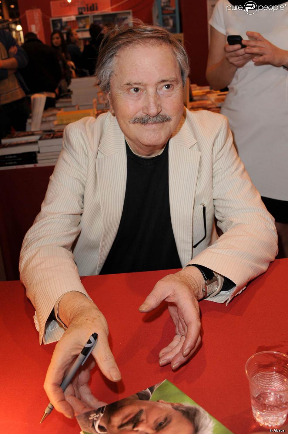 Victor Lanoux au Salon du Livre, les 19 et 20 mars 2011, à la Porte de ...