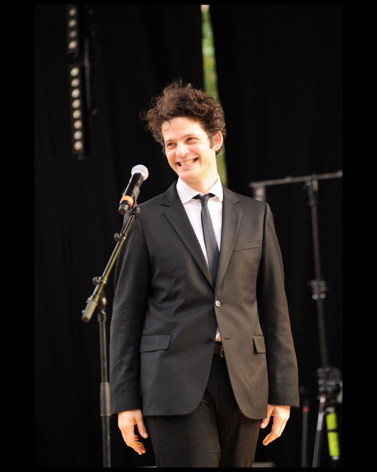 Photo : Benjamin Paulin en concert à Neuilly-sur-Seine pour la Fête de ...