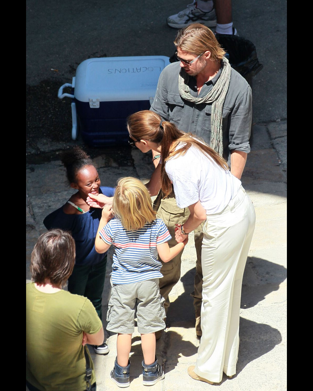 Photo : Zahara et Shiloh, avec leurs parents Angelina Jolie et Brad ...