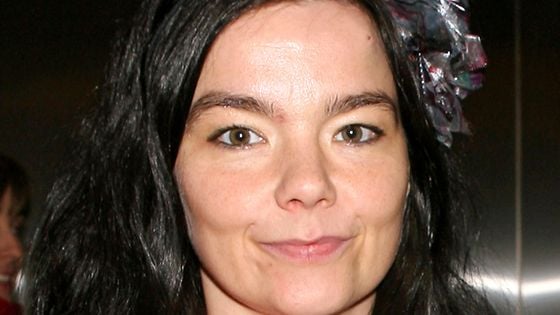 Björk - Ode (Purepeople)