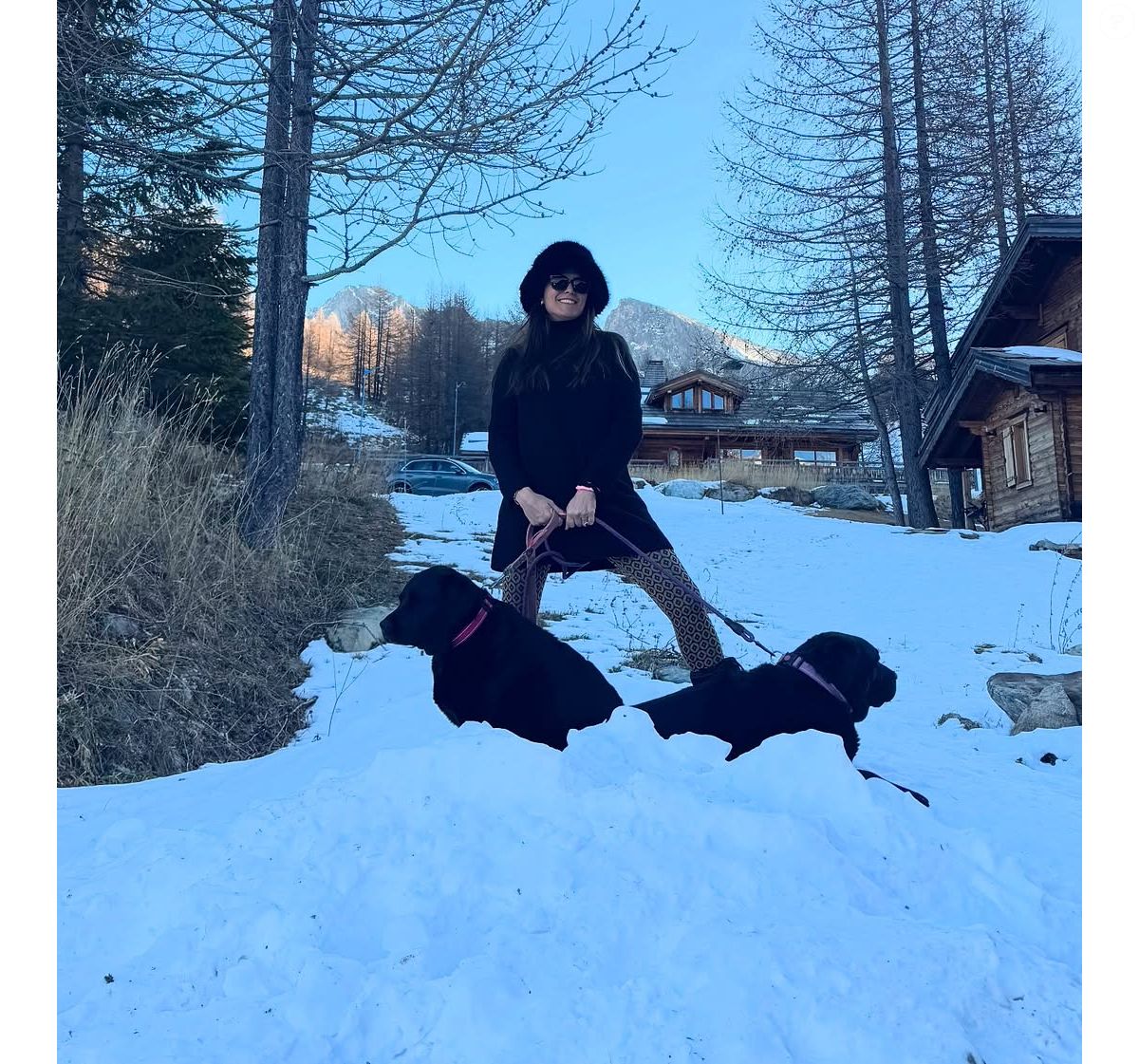 Photo : Karine Ferri fait son maximum pour venir en aide aux animaux et elle partage souvent des ...