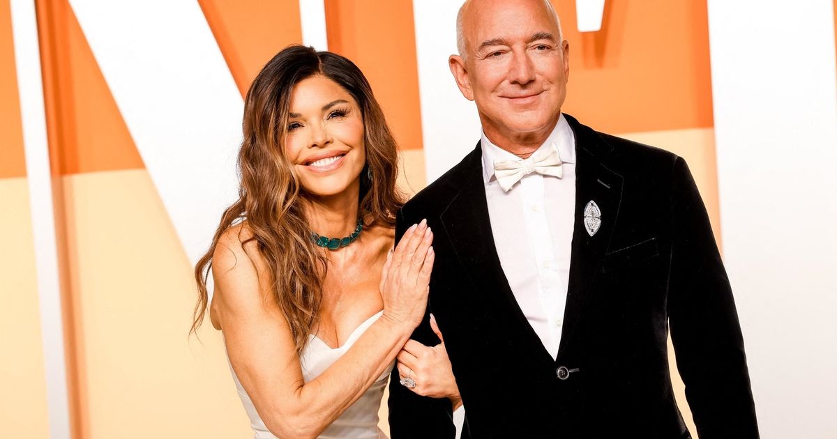 Jeff Bezos en toute détente avec Lauren avant leur mariage : yacht à ...