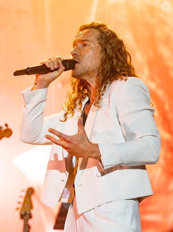 Photo : Julien Doré en concert au festival du Printemps de Pérouges au ...