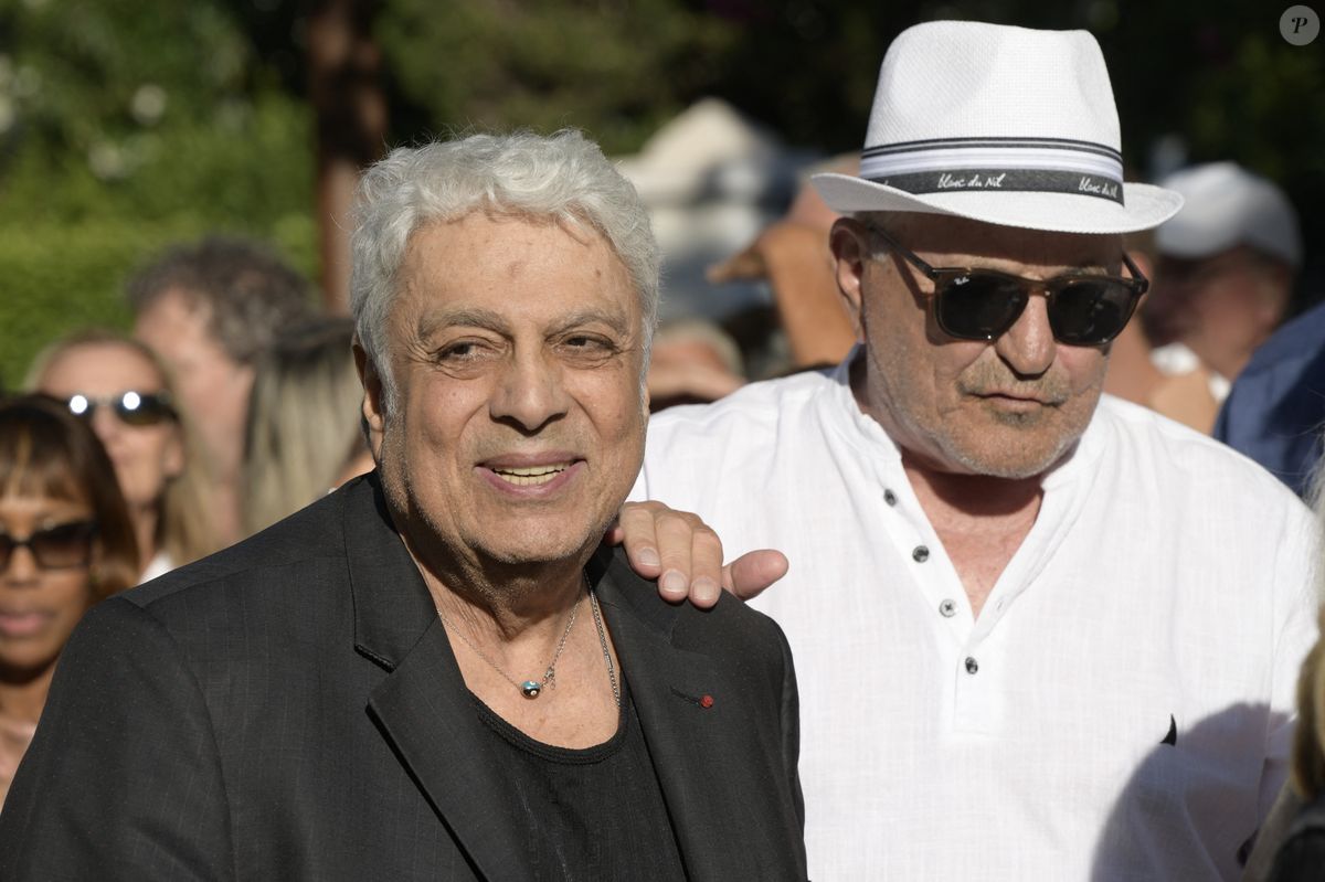 Photo : Enrico Macias a dévoilé un secret dont il n'avait jamais parlé auparavant à propos d ...