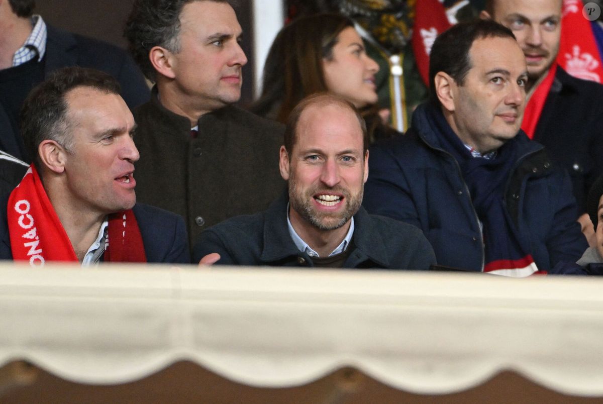 Photo : Le prince William, prince de Galles assiste en tribune à la ...