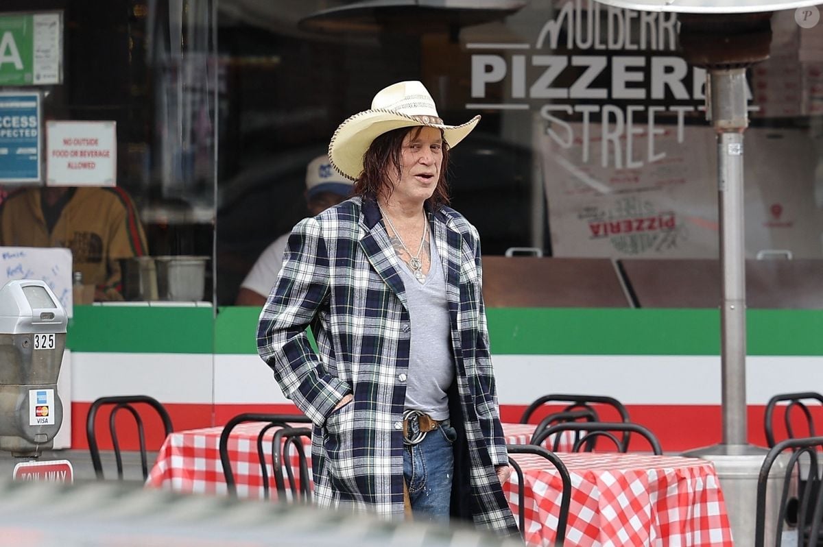 Photo : Mickey Rourke, 71 ans, a été aperçu en train de déjeuner au ...