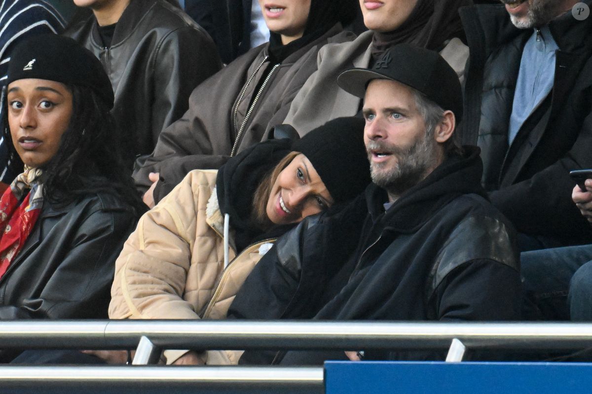 Photo : Sonia Rolland et son mari Guillaume Gabriel en tribunes lors du match de football Ligue ...