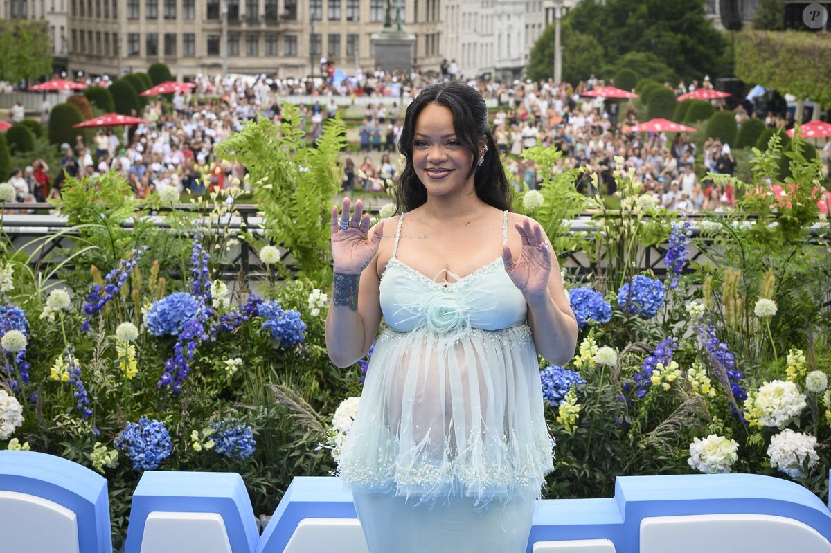 Photo : Rihanna, enceinte, aux arrivées et au photocall de la première ...