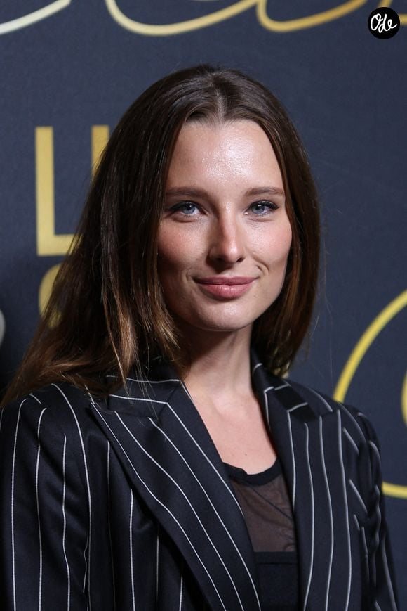 Photo : Ilona Smet assiste au défilé Etam Womenswear printemps-été 2022 ...