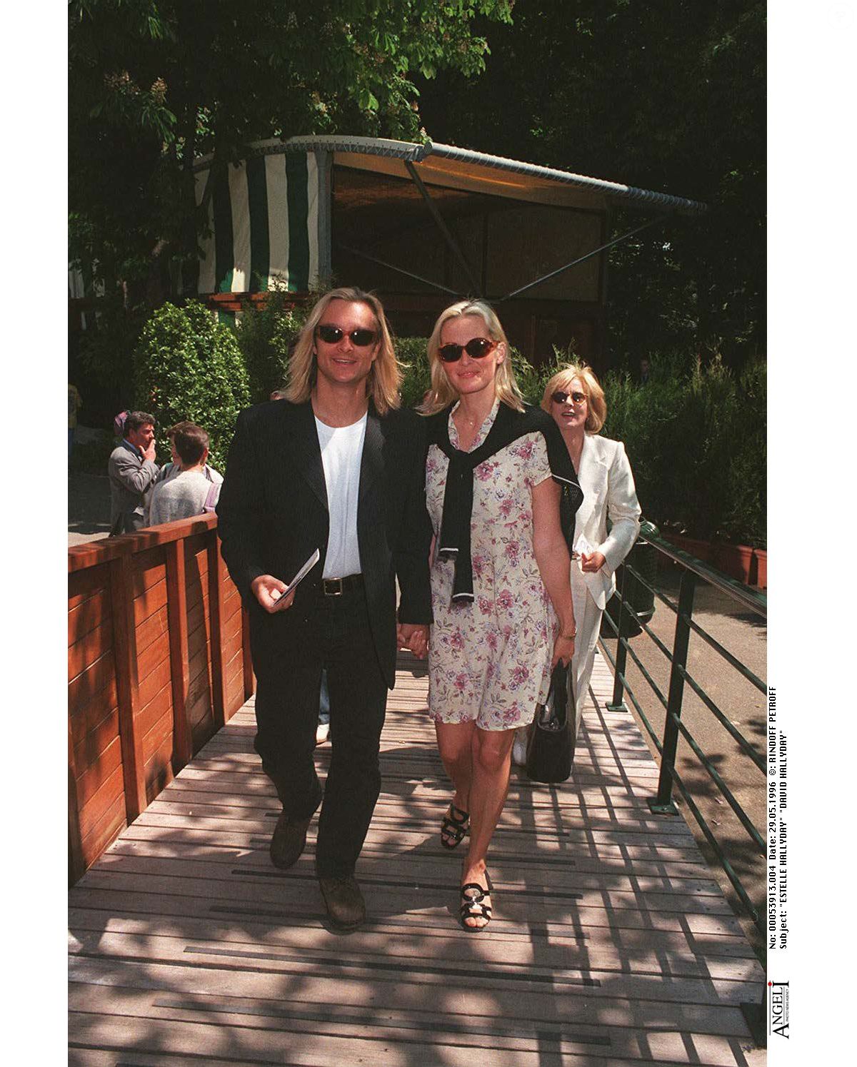 Photo : Estelle Lefébure, David Hallyday à Roland Garros en 1996 ...