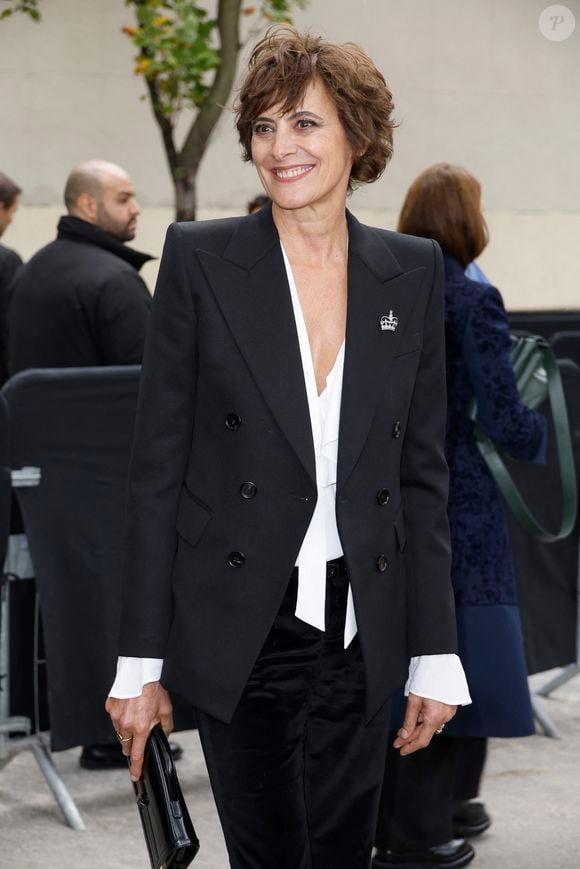 Photo : Inès de la Fressange - Arrivées des people au défilé de mode ...