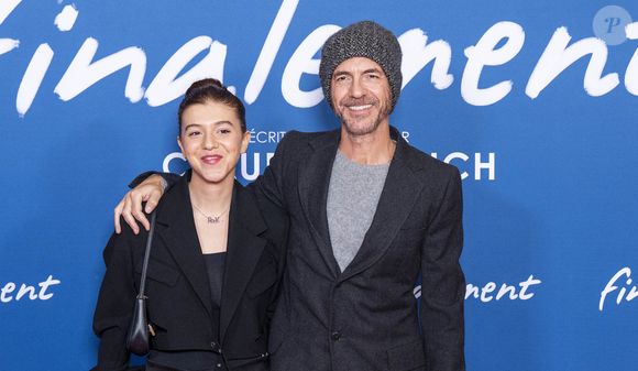 Nina, la fille de Calogero, ne fait pas que lui ressembler : à 22 ans ...