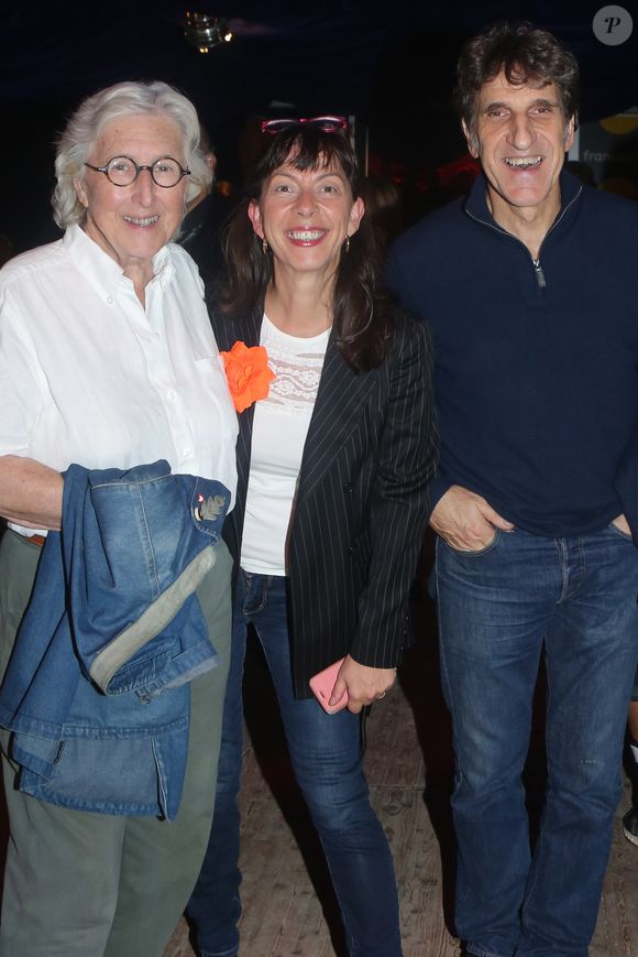 Shirley et Dino bientôt de retour ? Le couple à la scène comme à la ...