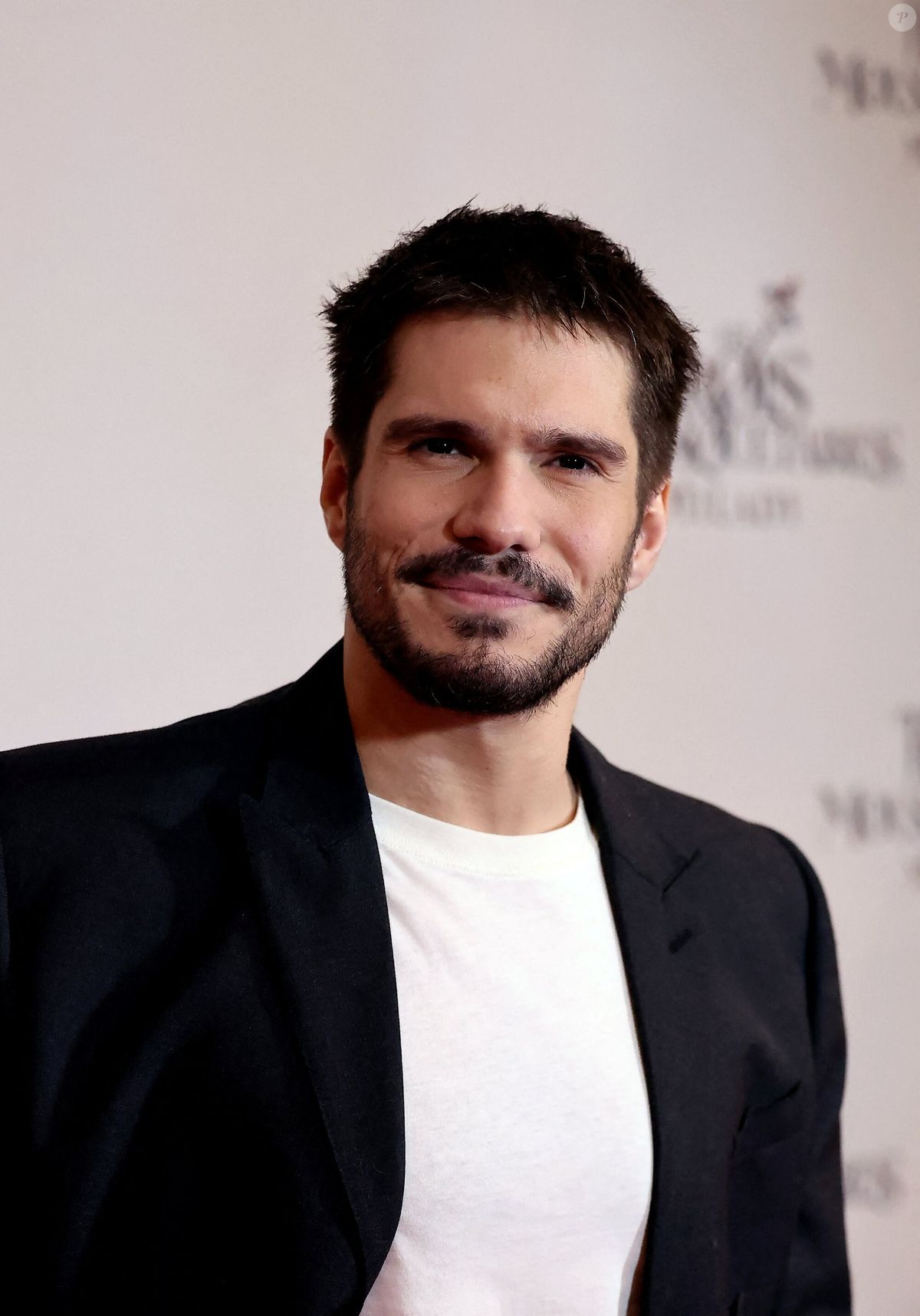 Photo : François Civil - Première du film "Les Trois Mousquetaires ...