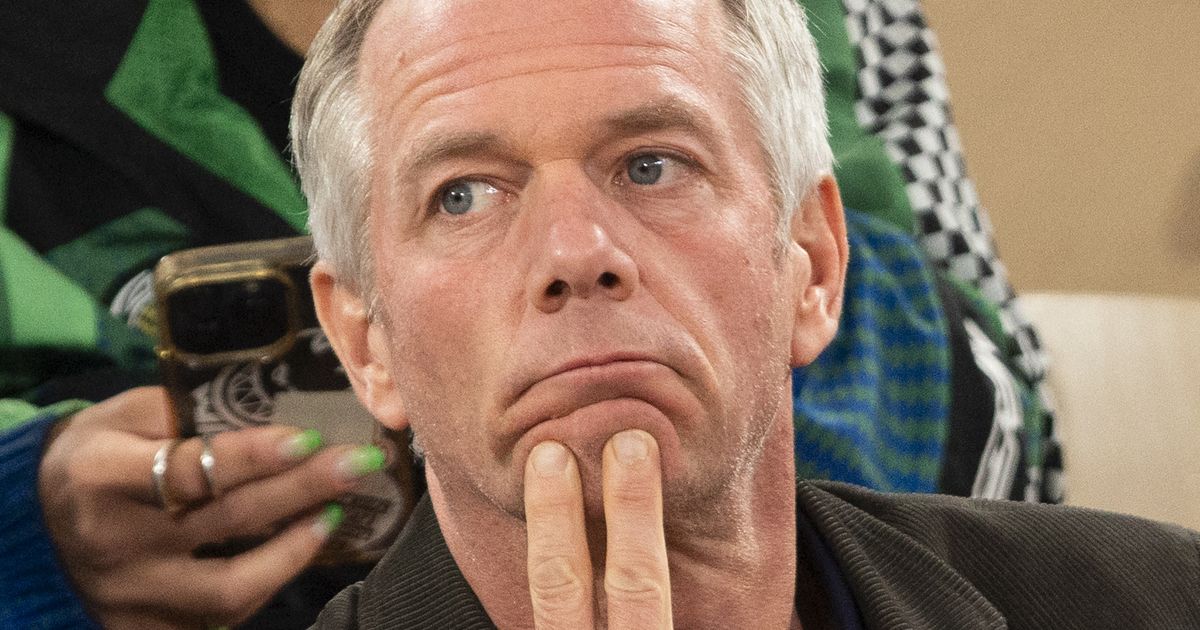 Julien Arnaud écarté de France 2 au bout d'un an seulement : à quelques ...