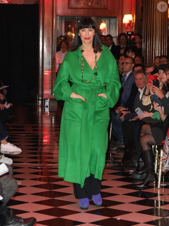 Pour ses 60 ans, l'amoureux de Mathilda May, artiste réputé et frère d ...