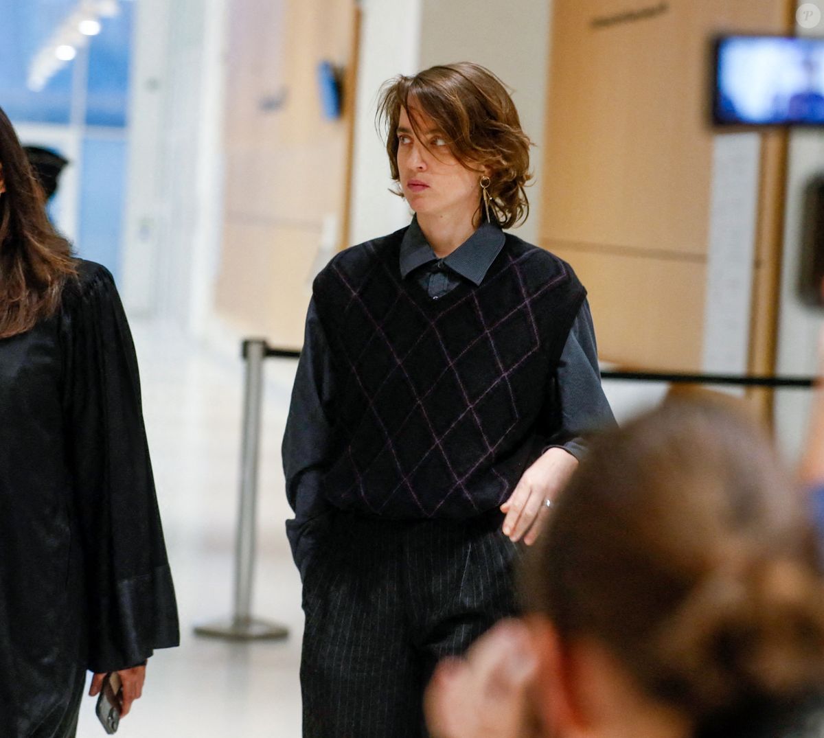 Photo : Adèle Haenel et son avocate, Anouck Michelin - C.Ruggia, accusé ...