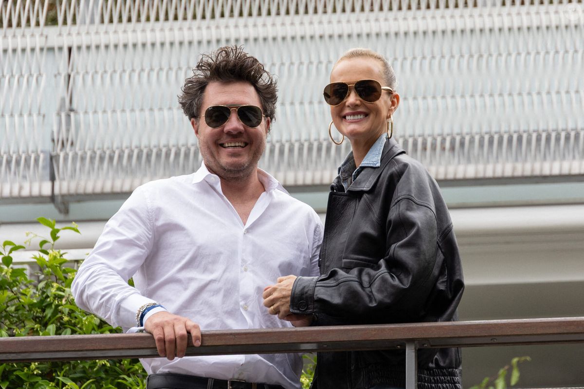 Photo : Læticia Hallyday et Frédéric Suant assistent au Village pour la ...