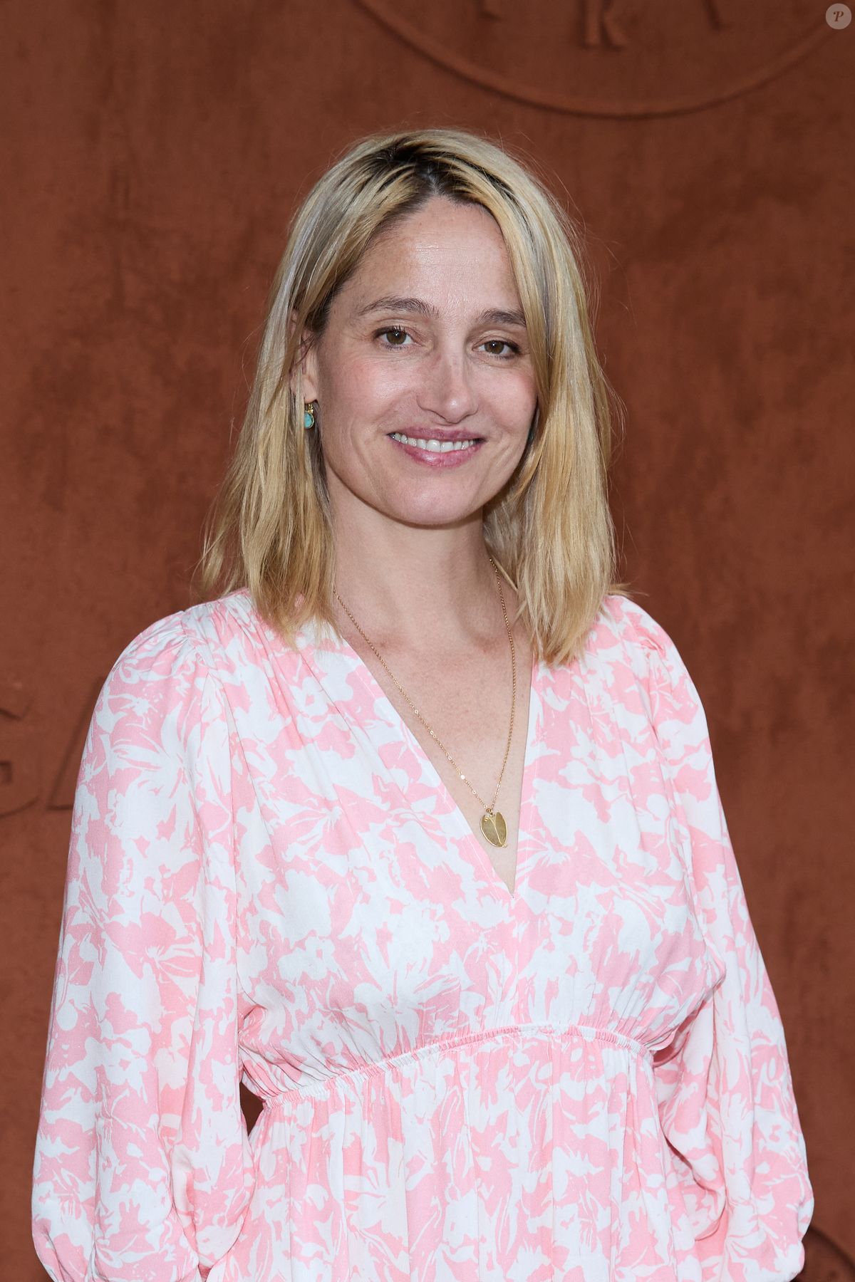 Photo : Marie Gillain - Personnalités au village lors des ...