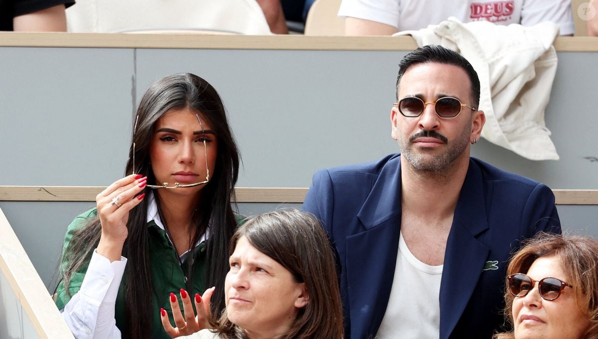 Photo : Adil Rami et sa compagne Louana Franco dans les tribunes lors ...