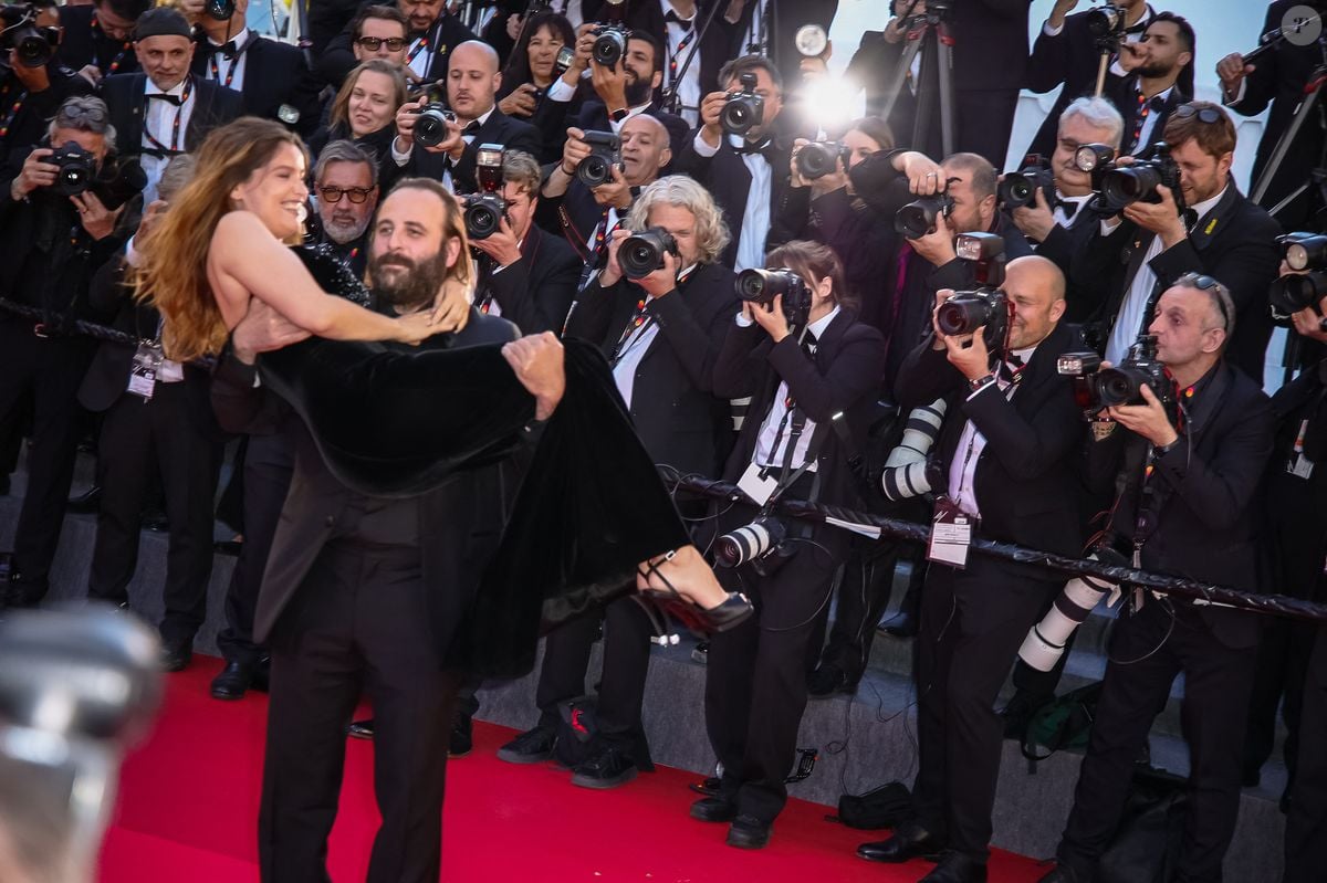 Photo : Laetitia Casta et Vincent Macaigne - Montée des marches du film ...