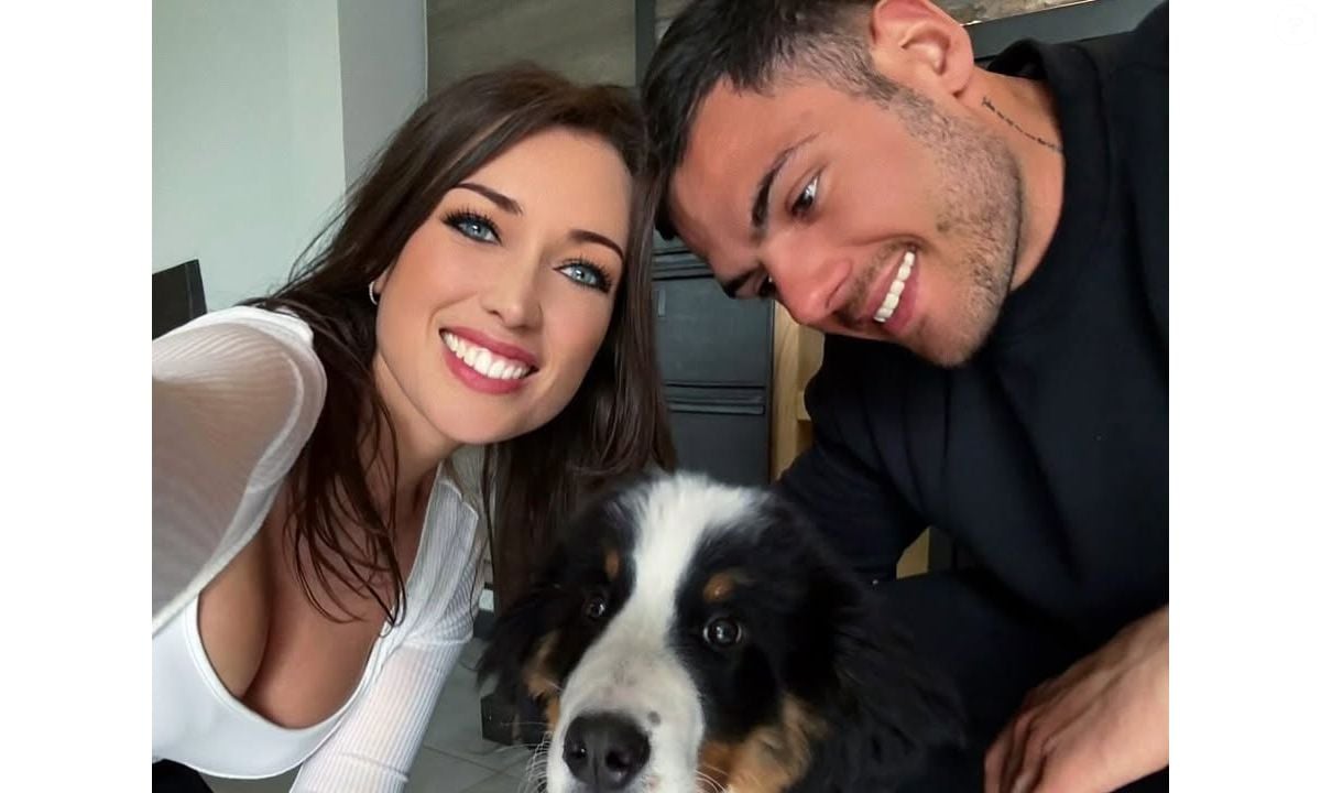 Photo : Il y a un mois, Elsa Esnoult officialisait son amour pour ...