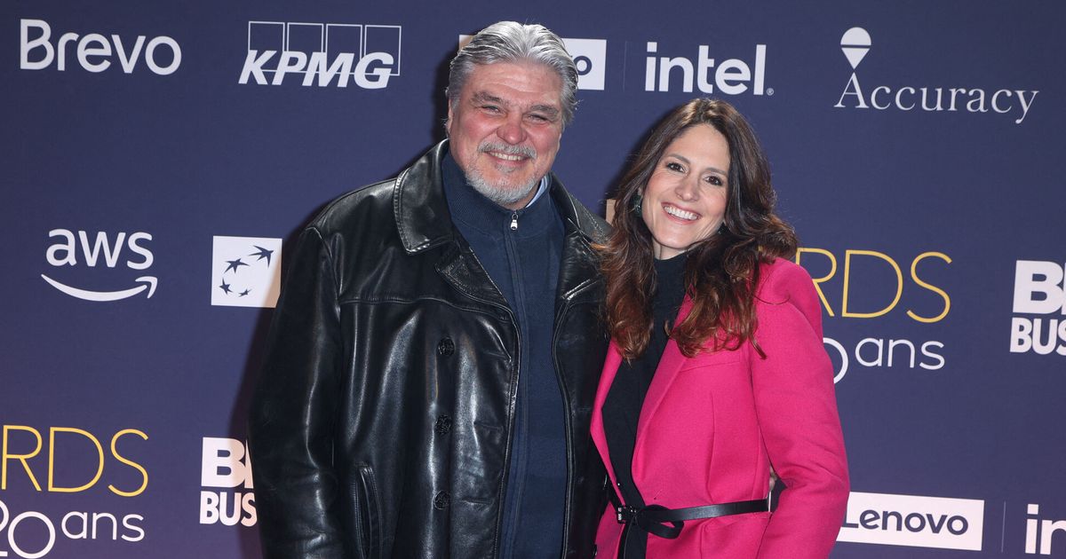 David Douillet : A 41 ans et du haut de son 1m83, sa femme Vanessa se ...