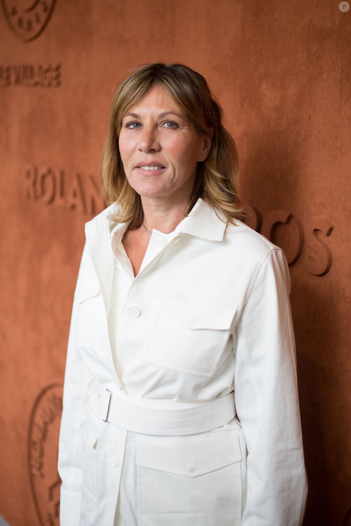 Photo : Mathilde Seigner au Village pendant les Internationaux de ...