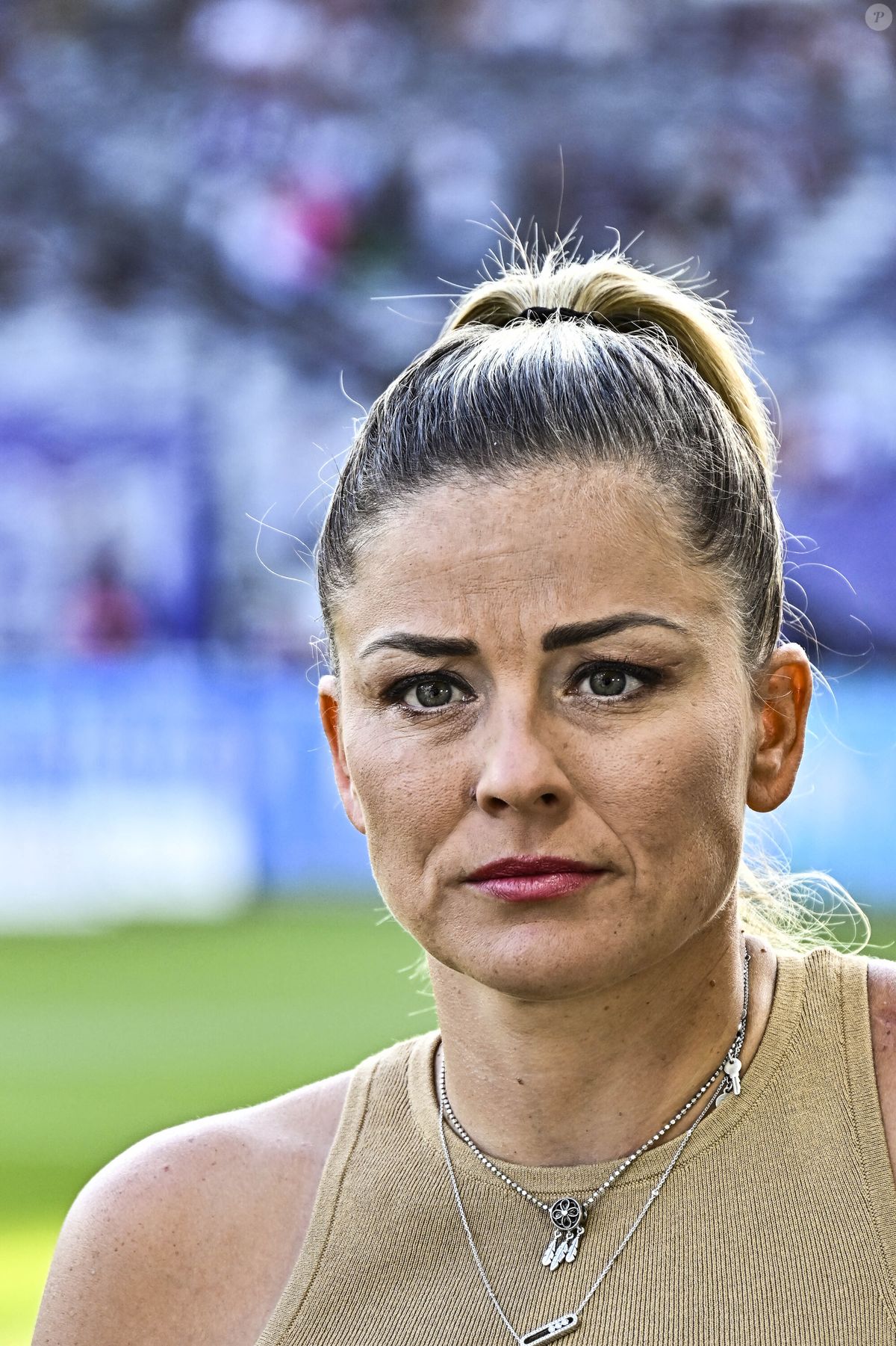 Vidéo : Elle n'a pas été épargnée... Laure Boulleau change de coiffure ...