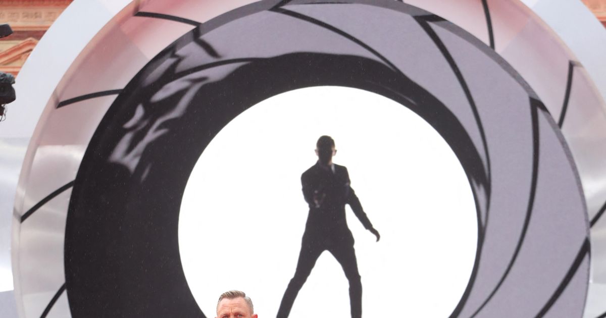 James Bond : L'un des hommes les plus riches du monde met la main sur l ...