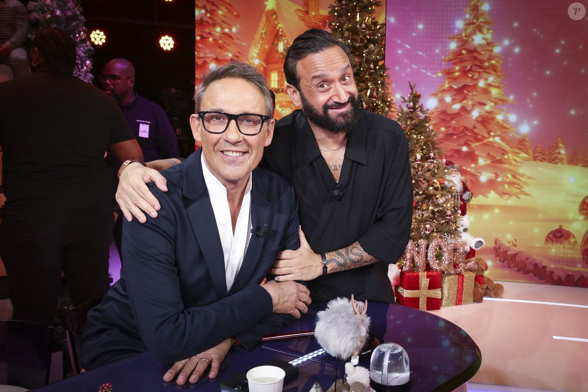 Photo : Julien Courbet est troisième, trois rangs devant Cyril Hanouna ...