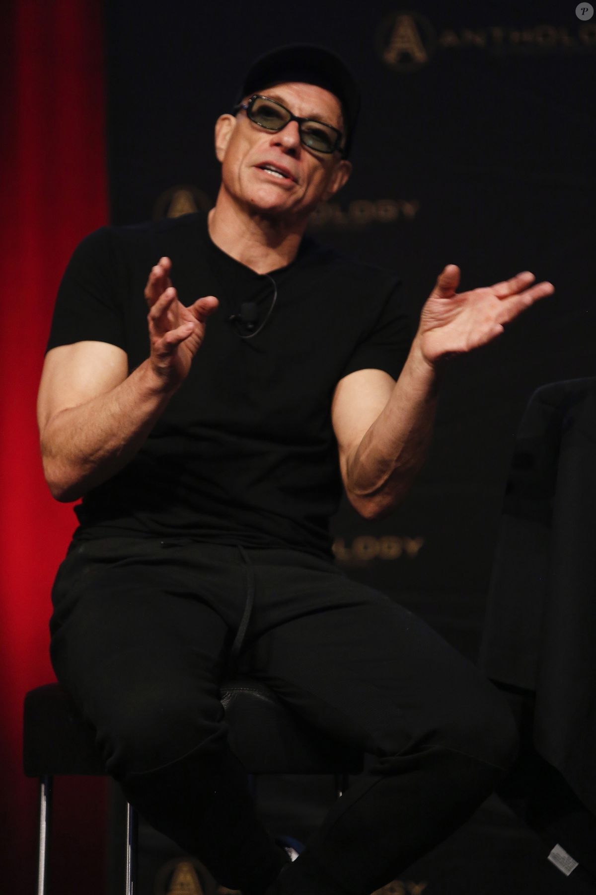 Photo : Jean-Claude Van Damme sur scène à Sydney pour l'événement An ...