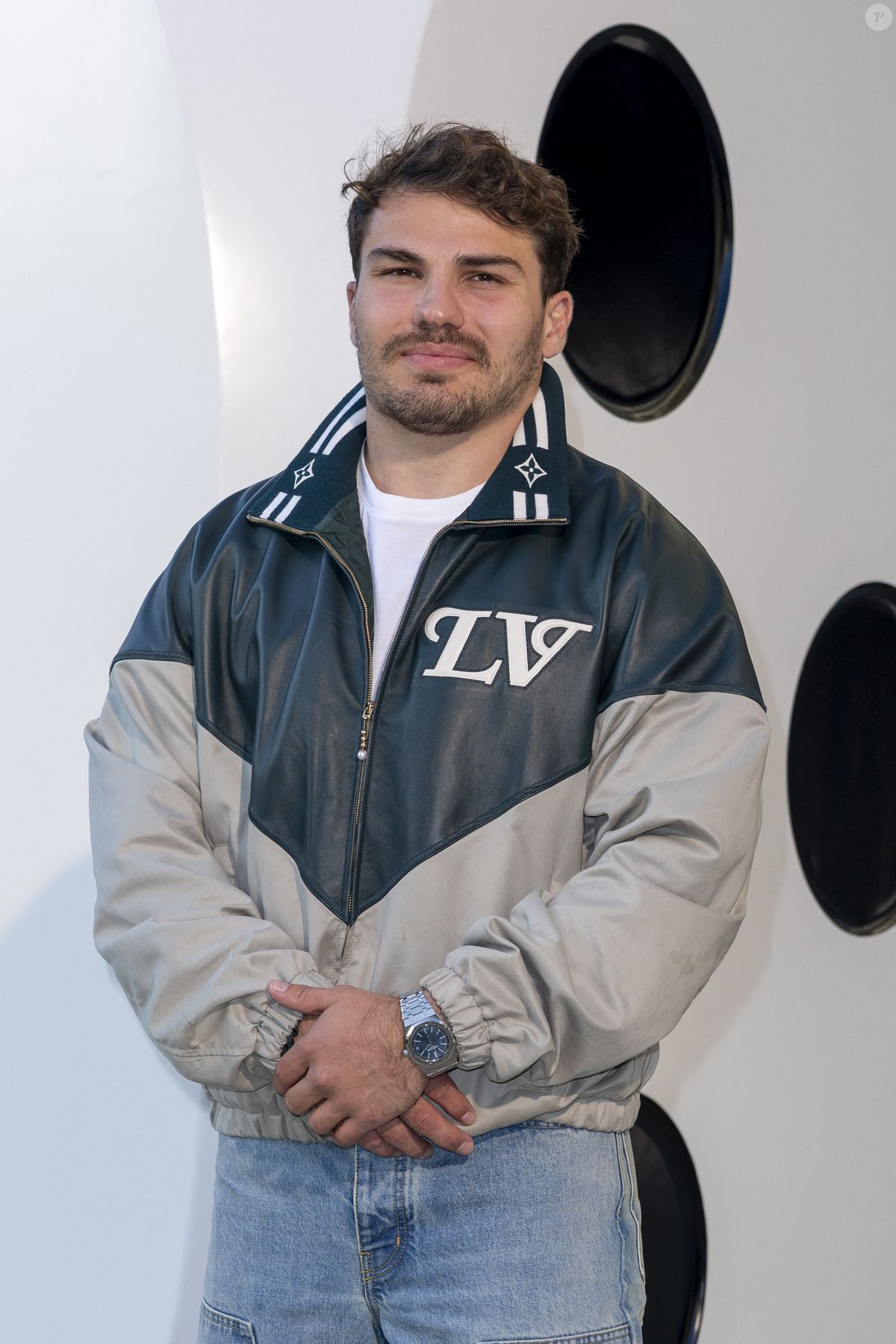 Photo : Antoine Dupont au défilé de mode Louis Vuitton Homme, le 24 ...