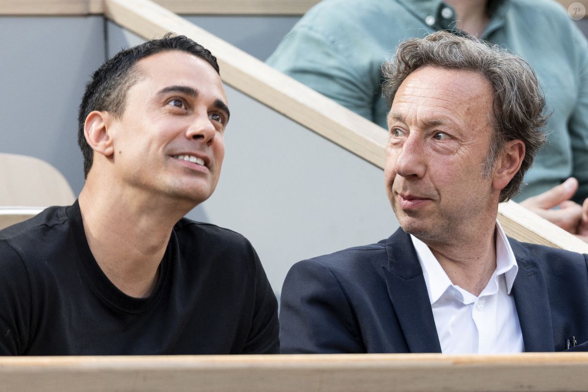 Photo : Stéphane Bern et son compagnon Yori Bailleres dans les tribunes ...