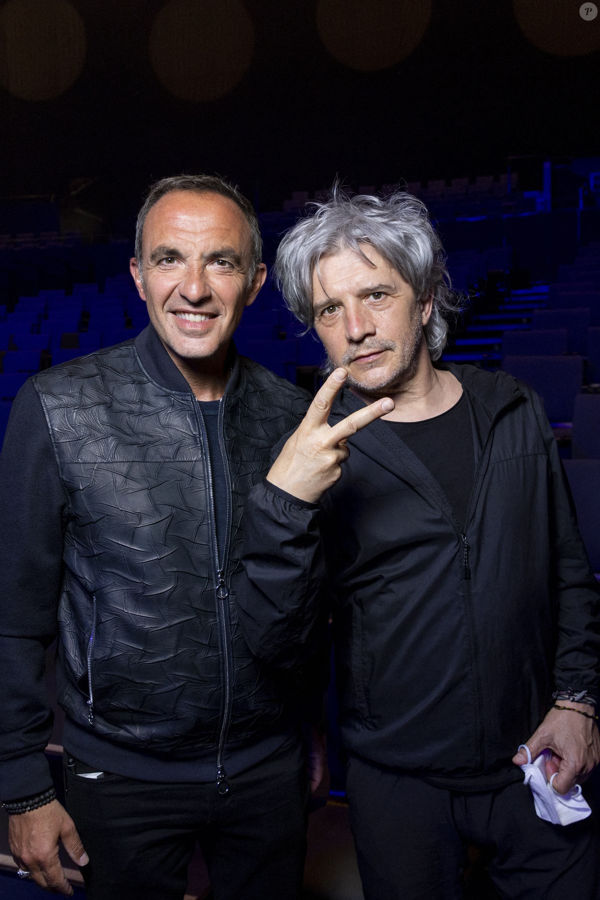 Photo : Exclusif - Nikos Aliagas et Nicola Sirkis - Vernissage de l ...