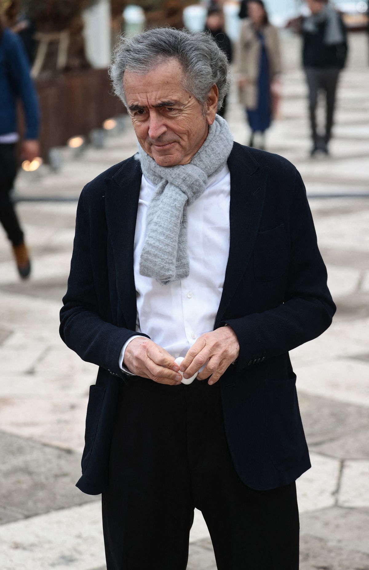 Photo : Le philosophe a essayé toutes sortes de traitement, sans succès ...