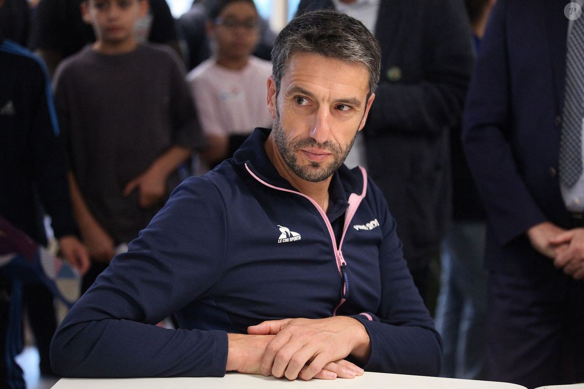 Photo : Elle s'élèverait à 300 000 euros Tony Estanguet en déplacement au collège Maurice ...