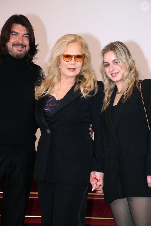 Deux jours après son tout dernier concert en France, Sylvie Vartan star d'un évènement mode avec ...