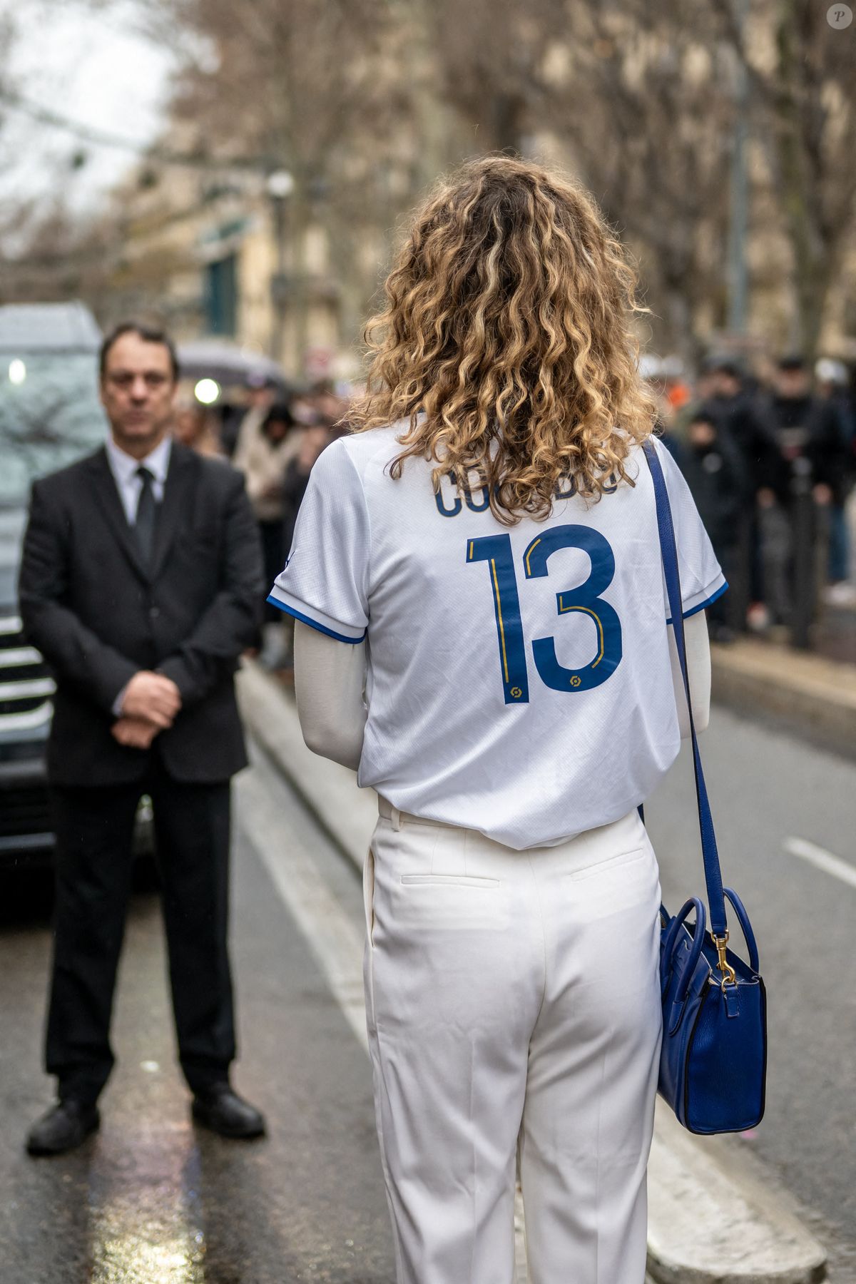 Photo : Olivia Courbis, vêtue de blanc aux couleurs de l'Olympique de ...