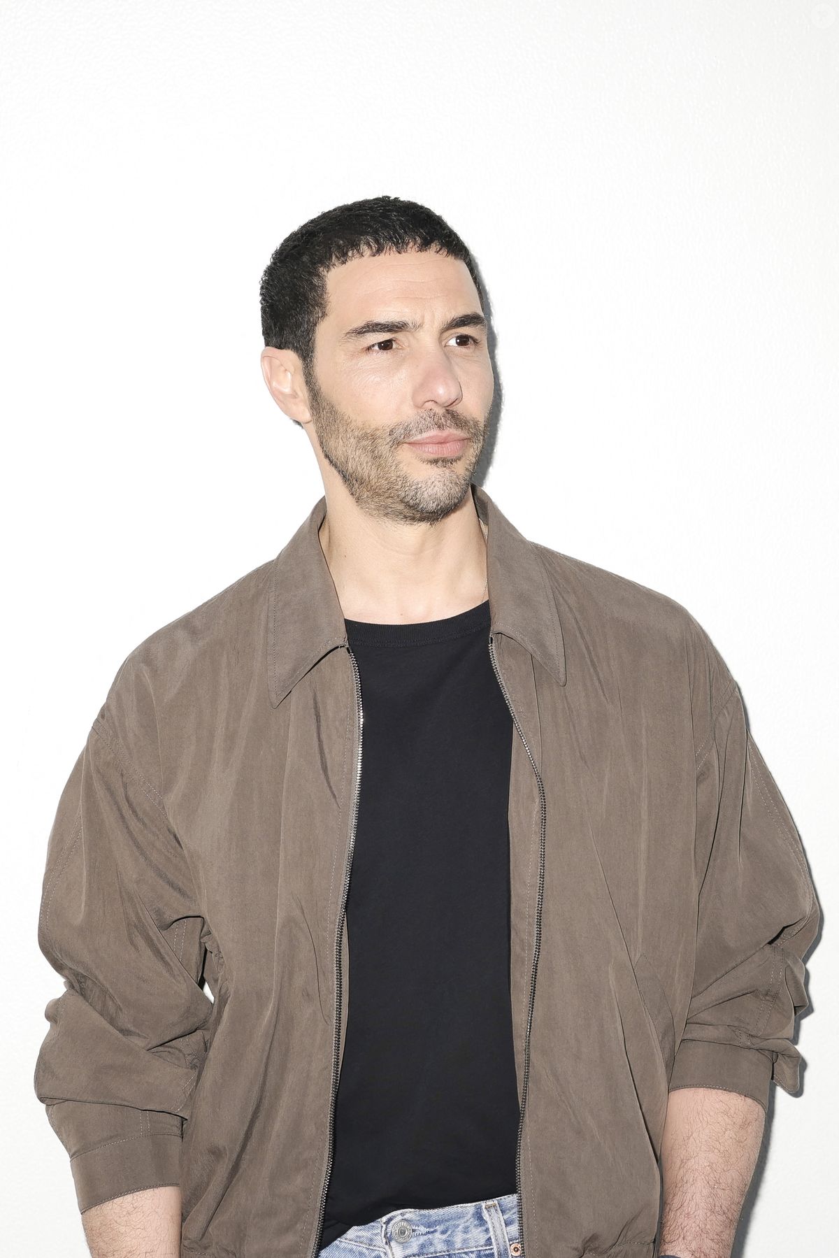 Photo : Exclusif - Tahar Rahim en backstage de l'émission "C à vous ...