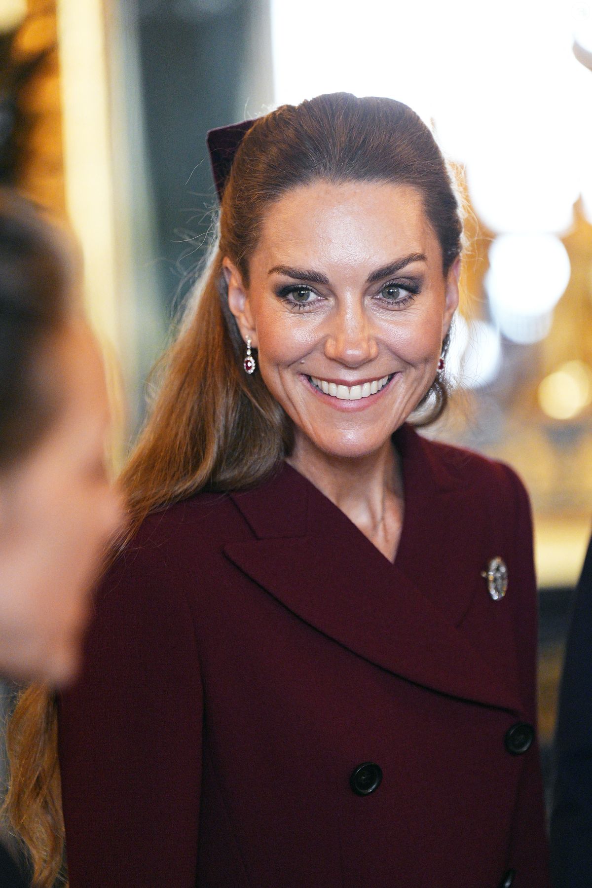 Photo : La princesse de Galles (Catherine « Kate » Middleton) admire ...