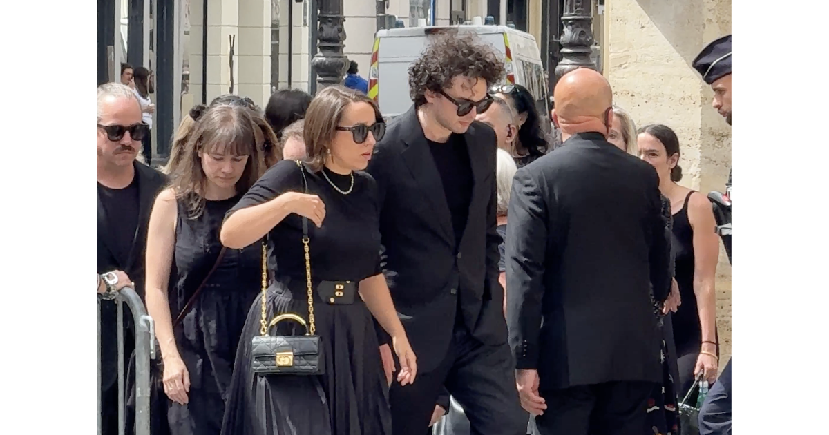 Manon, Ninon et Gaston réunis pour dire au revoir à leur père Thierry ...