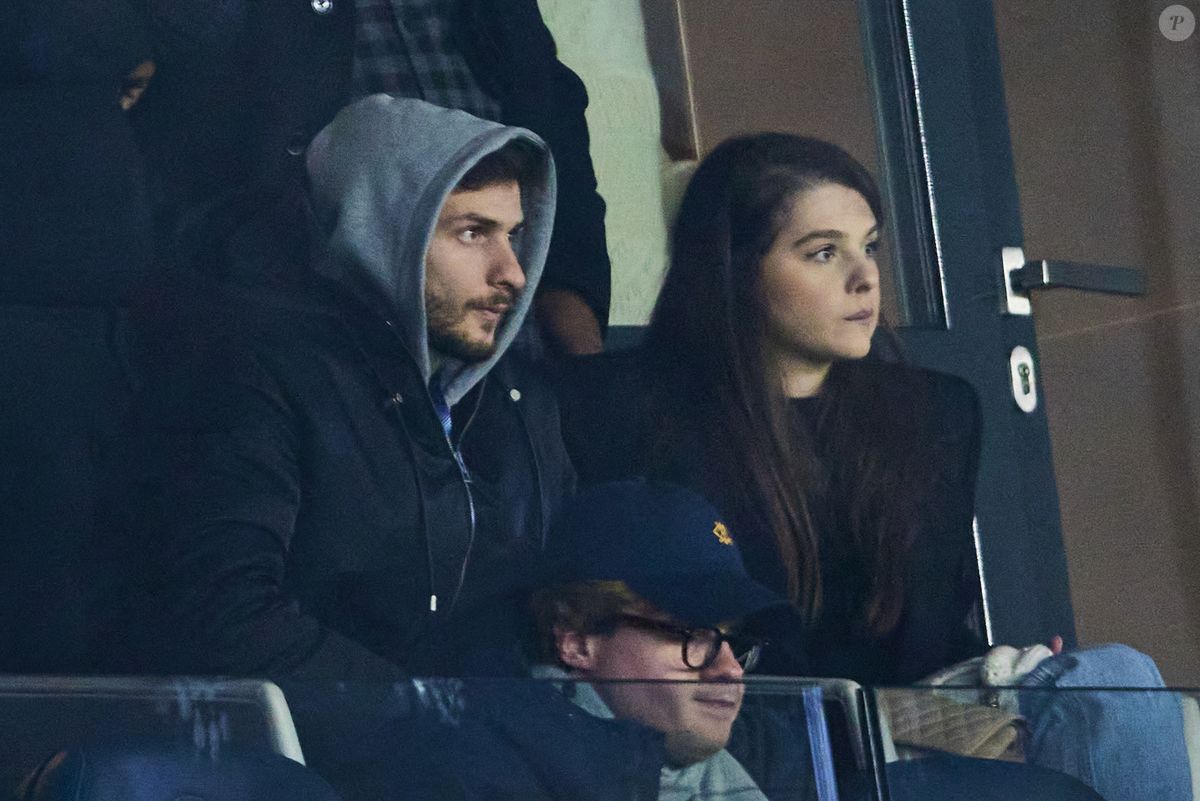 Photo : Le nouvel attaquant géorgien du PSG est en couple depuis ...