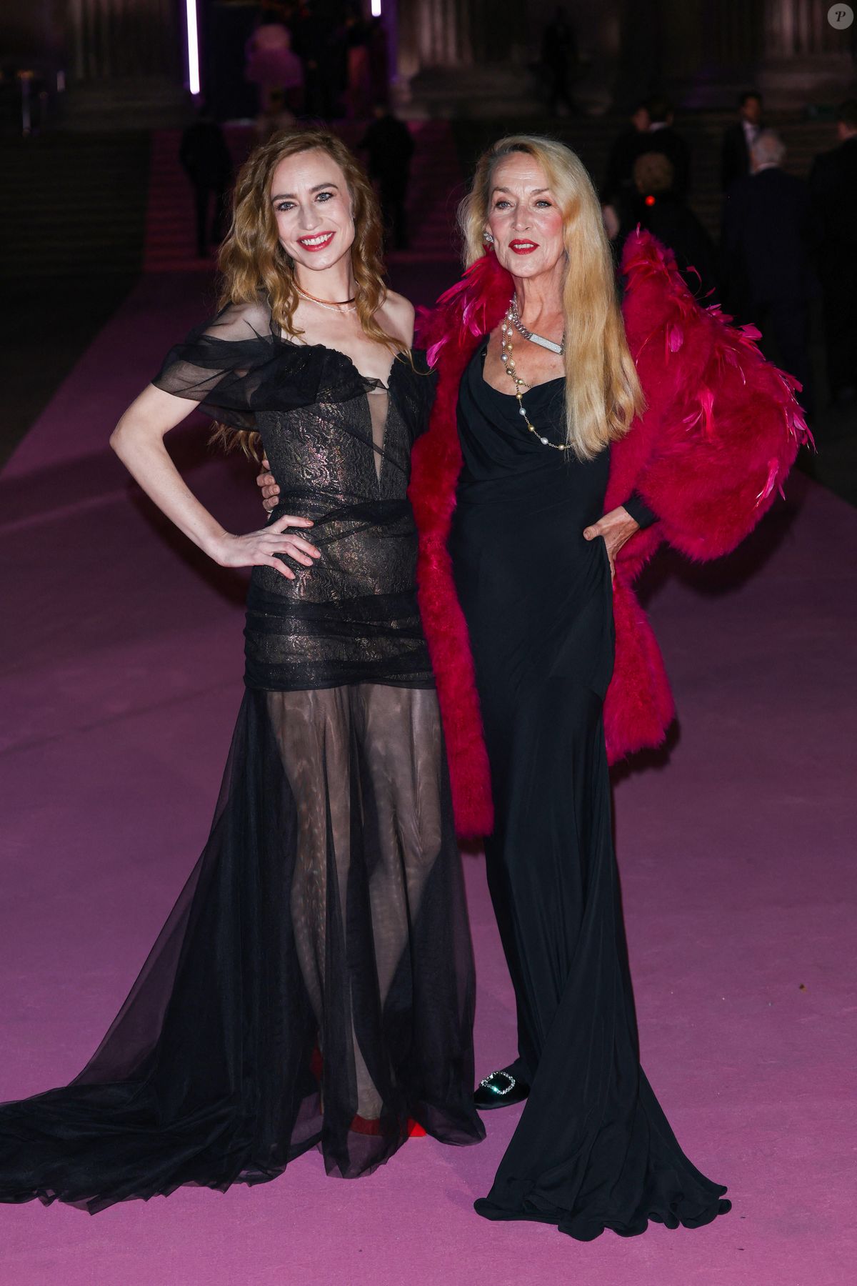 Photo : Jerry Hall n'était pas seule, elle non plus, au bal du British ...