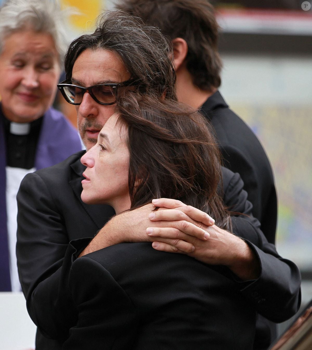 Photo : Yvan Attal et Charlotte Gainsbourg à la sorties des obsèques de ...